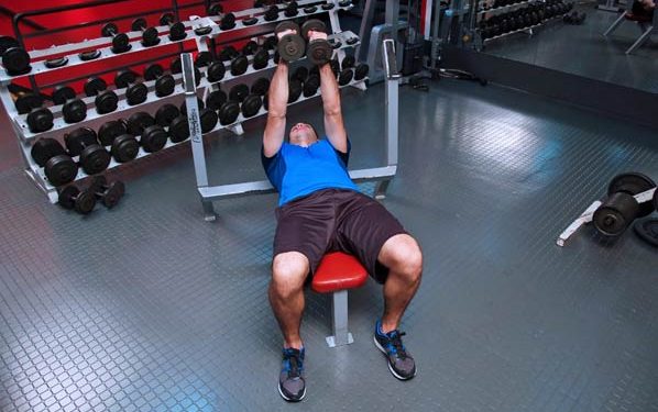 Pec fly: Qué es, tipos y correcta ejecución – Runners World México